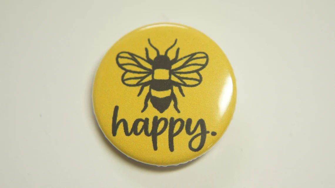 bee happy – CJ Badges and Coin
